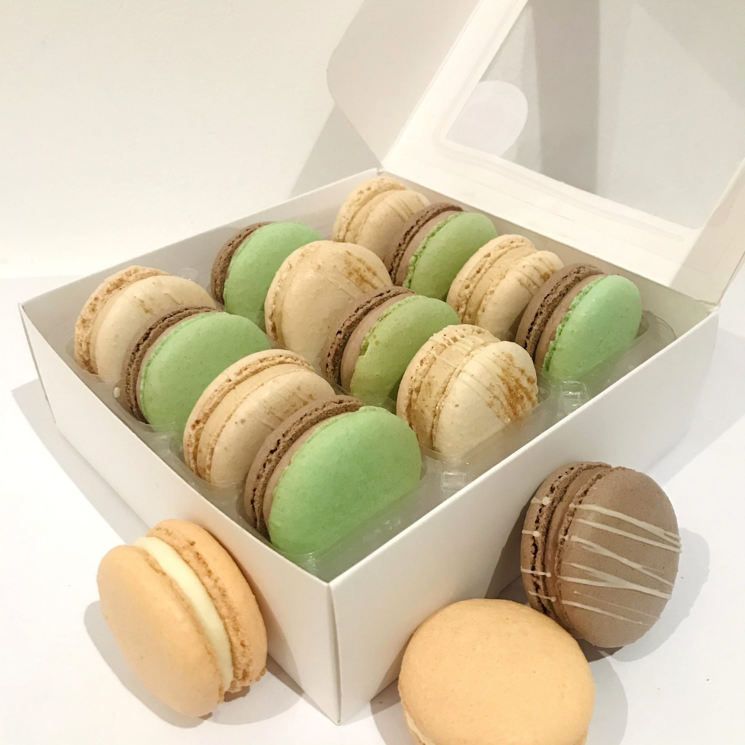 Half ‘n’ Half Macarons Box – Sugar Glaze Bakery