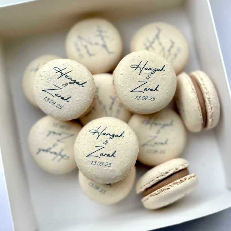Personalised Text Macarons Gift Box – Sugar Glaze Bakery